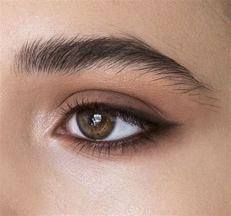 natural makeup | Темные тени для век, Косметика для естественного ...