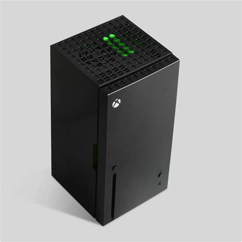 Microsoft представила вторую версию холодильника в стиле Xbox Series X ...