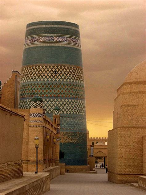 Причудливые «маяки» ислама | Islamic architecture, Architecture, Places ...