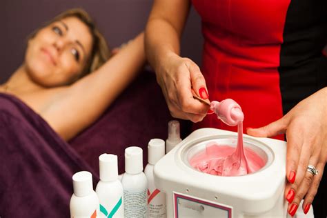 An Ultimate Guide for Hot Wax