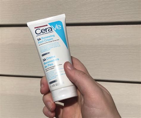 I Tried This Super Easy 3-Step Routine to Treat My Dry AF Feet