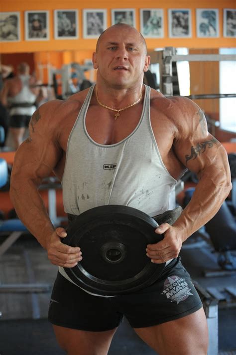 Muscle Lover: Polish strong man Andrzej Zieleniecki