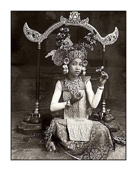 Балийская танцовщица. 19 век. | Dutch east indies, Historical photos ...