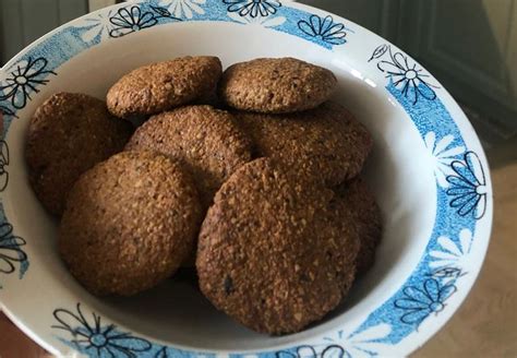 Овсяное печенье с финиками, грецким орехом и корицей – пошаговый рецепт ...