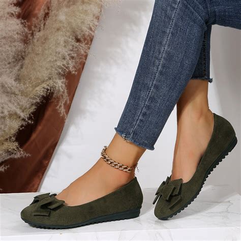 Women's Ballet Flats - Rounded Toe - Suede Finish - Cushioned Insole C
