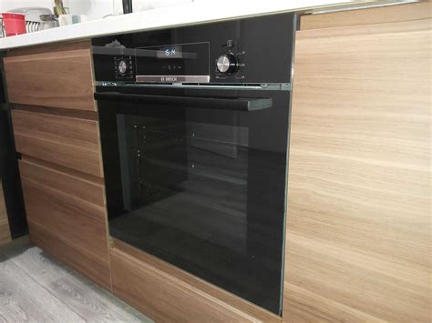 Краткий обзор Bosch HBJ558YW0Q