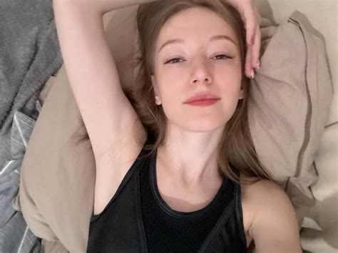 4 freshly shaved armpits are always better than 2 : r/armpitfetish