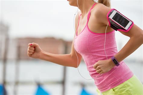 A 90s Throwback Playlist For Your Next Tempo Run