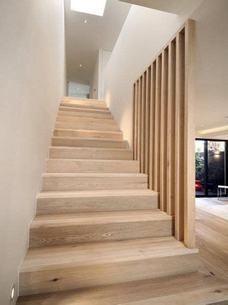 Дубовая лестница #Дубовая #Лестница | Home stairs design, Staircase ...