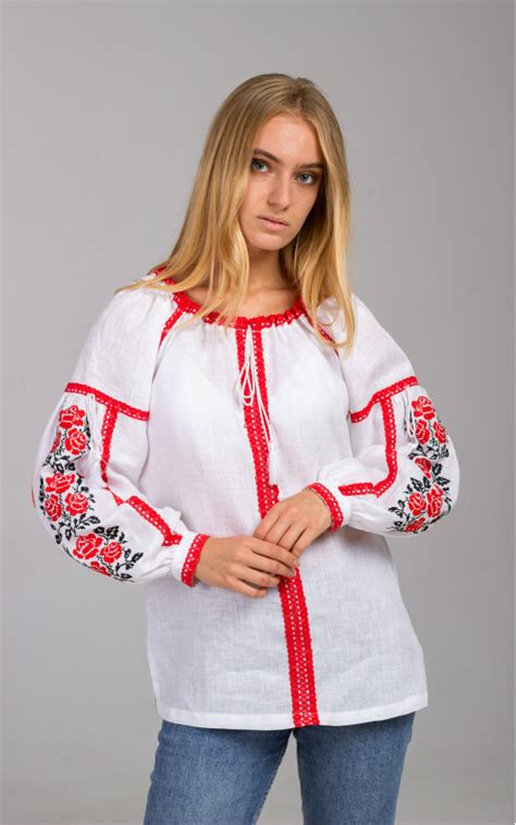 Вишиванка жіноча біла "Троянди букет червоно-чорні" купити в інтернет ...