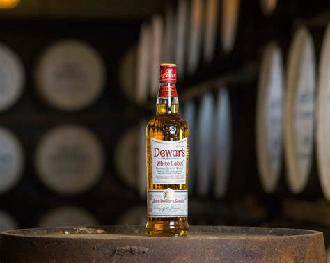 Buy Dewar's White Label Blended Scotch Whisky – Dewar's Aberfeldy ...