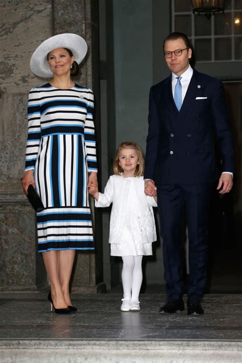 The catalogue of royal fashion: Photo