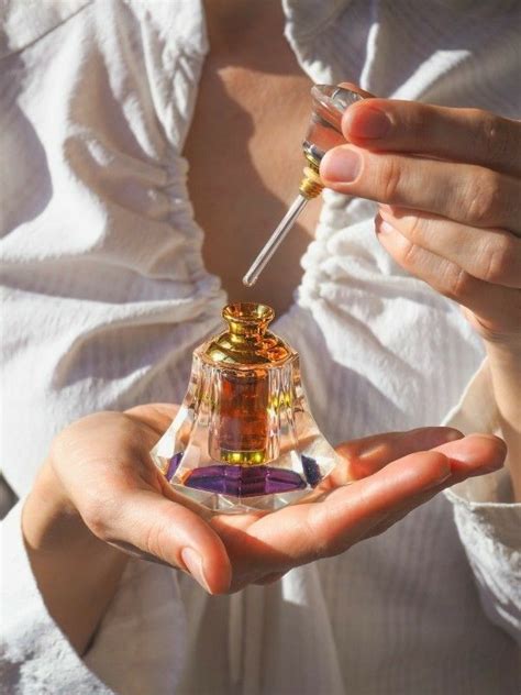 Pin by 𝕭𝖑𝖚𝖊🩵𝕽𝖔𝖘𝖊 on .⚜️. Aromas .⚜️. | Perfume bottle design, Fragrance ...