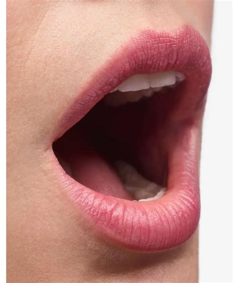 GLOSSIER Помада для женщин – купить в интернет магазине с доставкой