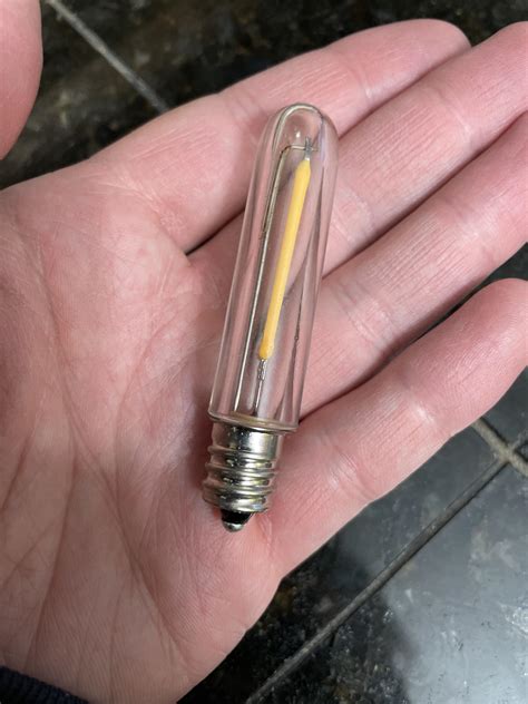 Need help identifying this bulb. Looking to buy replacements for my ...
