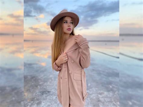 Sofia18's Cammodel Profile - CamContacts