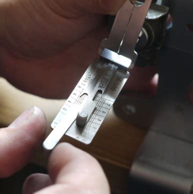 Picking and Decoding the HU100 Lock with Genuine Lishi