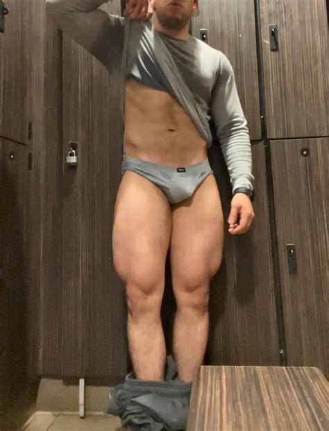 What would you do if you caught me flexing in the showers? : r/menslockerroom