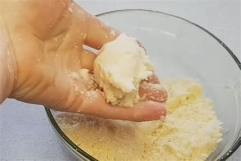 Посыпка для булочек из масла, муки и сахара. Как сделать Штрейзельную ...