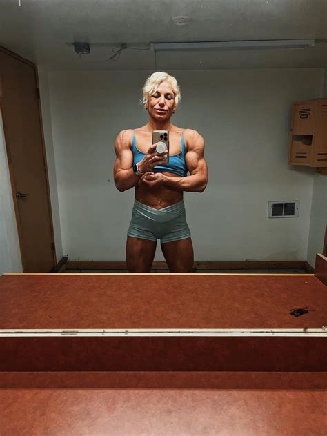 Post Pump and my veins are Poppin’ : r/massiveroidgirls