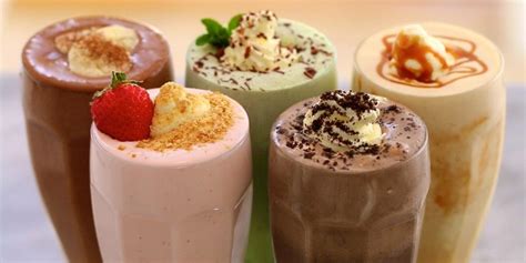 10 рецептов вкусных молочных коктейлей — Лайфхакер