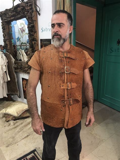 Satre Kostüm