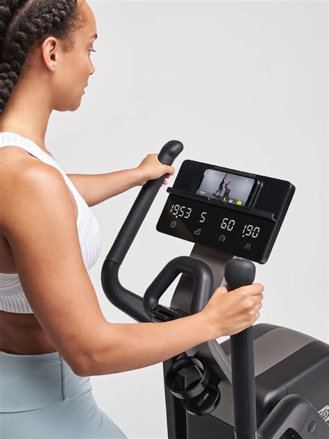 Technogym Elliptical: foldable cross trainer for home gym | Technogym ...
