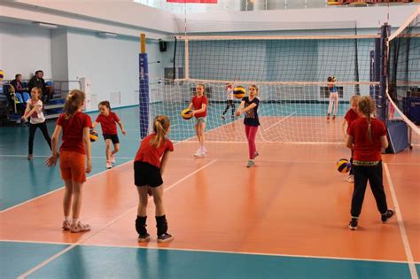С какого возраста ребенку можно заниматься волейболом и в чем польза ...
