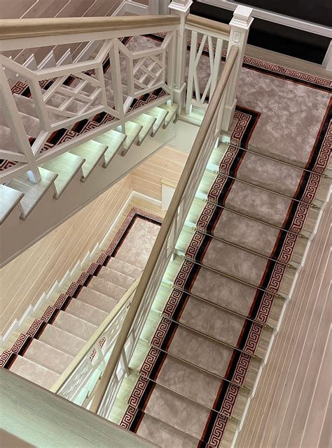 Ковровые дорожки для лестницы на заказ в Москве – DOVLET HOUSE