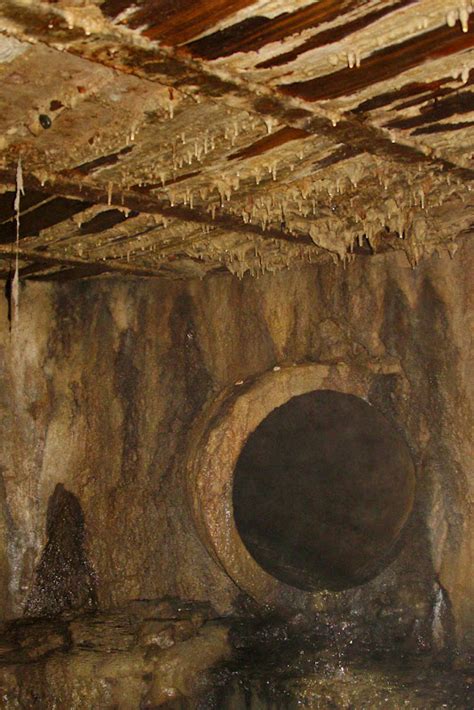 Ливневый коллектор "Немига" №907 и старая дренажка • antiCAVES.BY