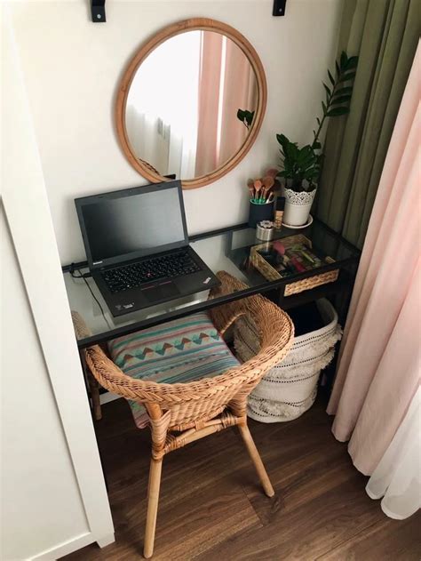 Pin by Маргарита on Стол для спальни | Cozy room decor, Office room ...