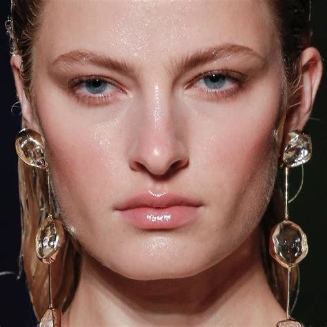 Collagen-Creme: Diese 19 Produkte sorgen für straffe Haut | GLAMOUR