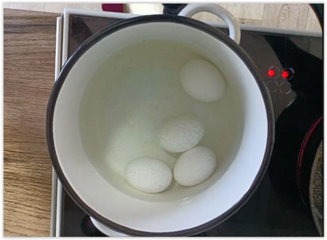 Килька в томатном соусе + горошек - не думала, что получится такой ...