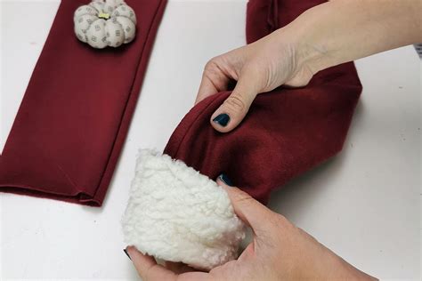 Sewing a bolero with a fur trim for a fluffy Christmas outfit