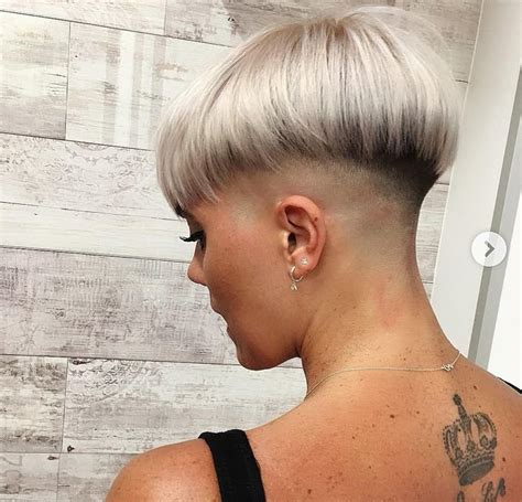 Pin auf coupe bol | Schöne frisuren kurze haare, Rasierter nacken ...