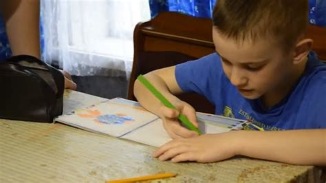 Раскраска по клеточкам. Рисуем и поем. Арсен, аутизм, 6 лет - YouTube