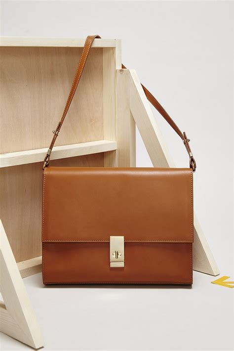 ASOS. Аксессуары будущей зимы! | Photo bag, Bags, Tan bag