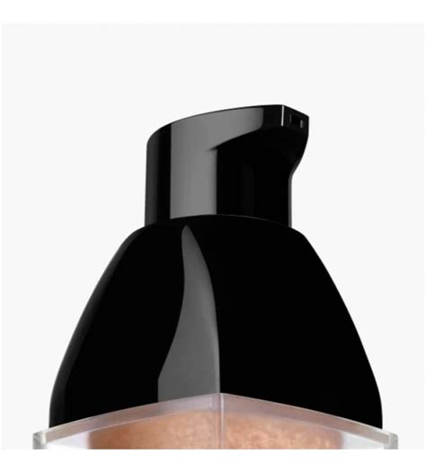 Купить Les Beiges Eau De Teint Тональный флюид-тинт CHANEL в Интернет ...