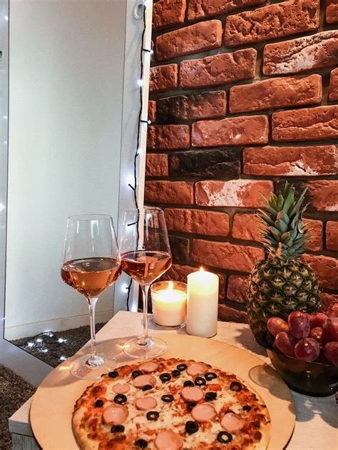 Пицца и вино | Food, Food photography, Candle light dinner