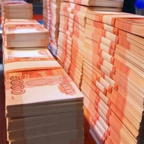 Пачки денег по 5000 рублей миллиард: фото, изображения и картинки