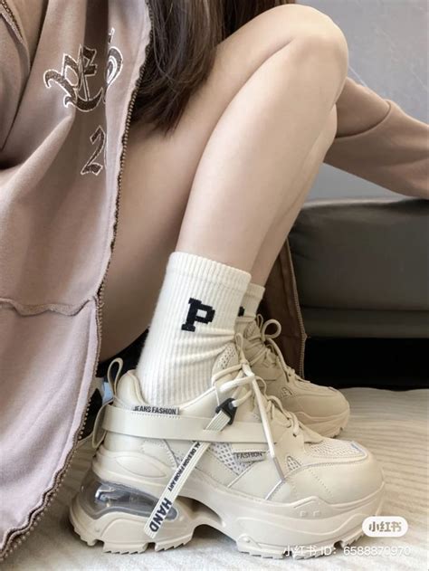 ゆゆみ🗞️ | Pretty shoes sneakers, Tennis shoes outfit, Casual shoes women