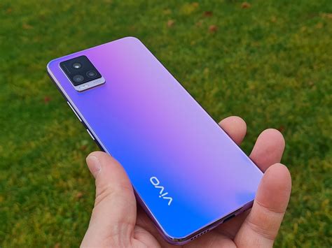 vivo V20 specs, faq, comparisons