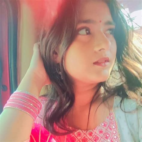 Somya.. (@ofc_its_somya) • Threads, Say more