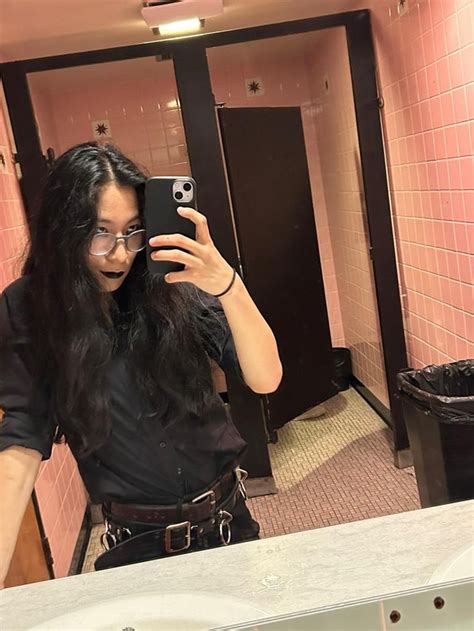 Yeah so here i am :3 : r/LesbianActually
