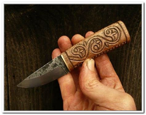 Carved Knife Handle | Комплекты для выживания, Ножи, Резьба по дереву