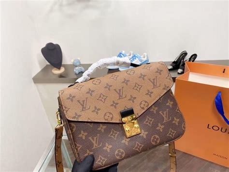 LV Сумка на плечо планшет - купить с доставкой по выгодным ценам в ...