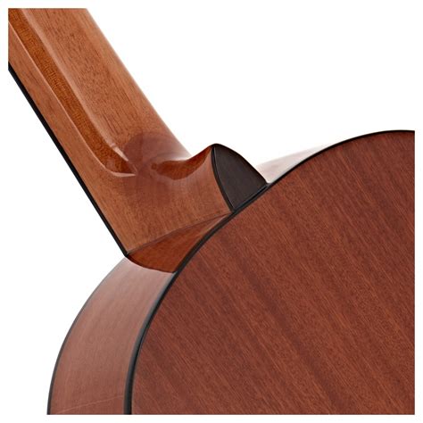 Admira Alba Classical Guitar 4/4 at Gear4music