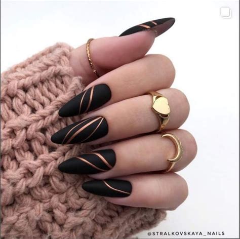 Интересный чёрный маникюр | Unhas bonitas, Unhas enfeitadas, Unhas de gel