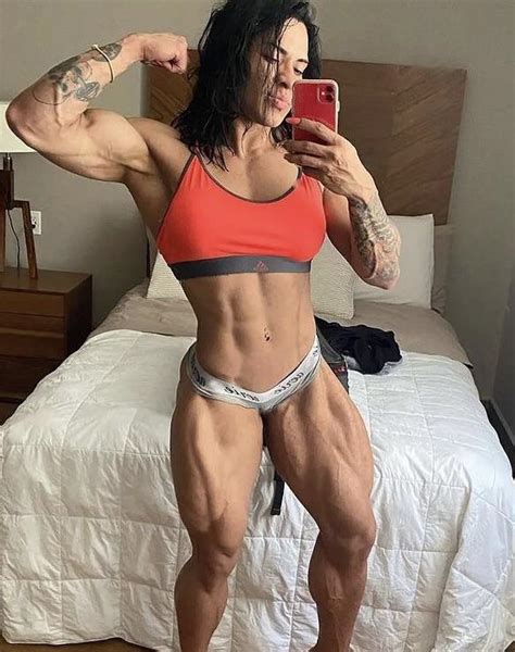 Sexy jacked : r/BigArms
