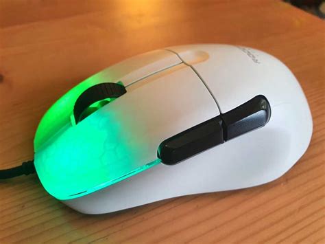 Roccat Kone Pro review: Lightweight gaming with speed and precision ...